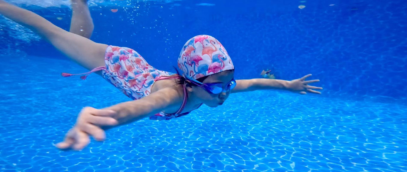 Guide to Teaching Children to Swim – wave